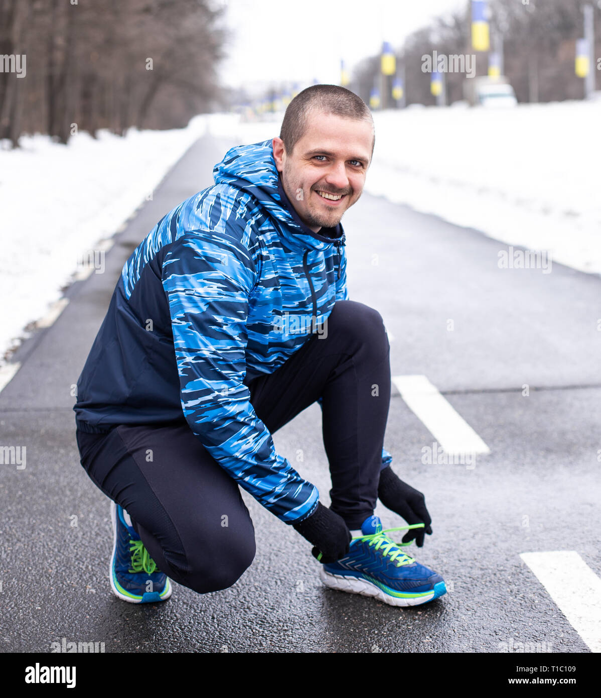 Action run running runner hi-res stock photography and images - Alamy