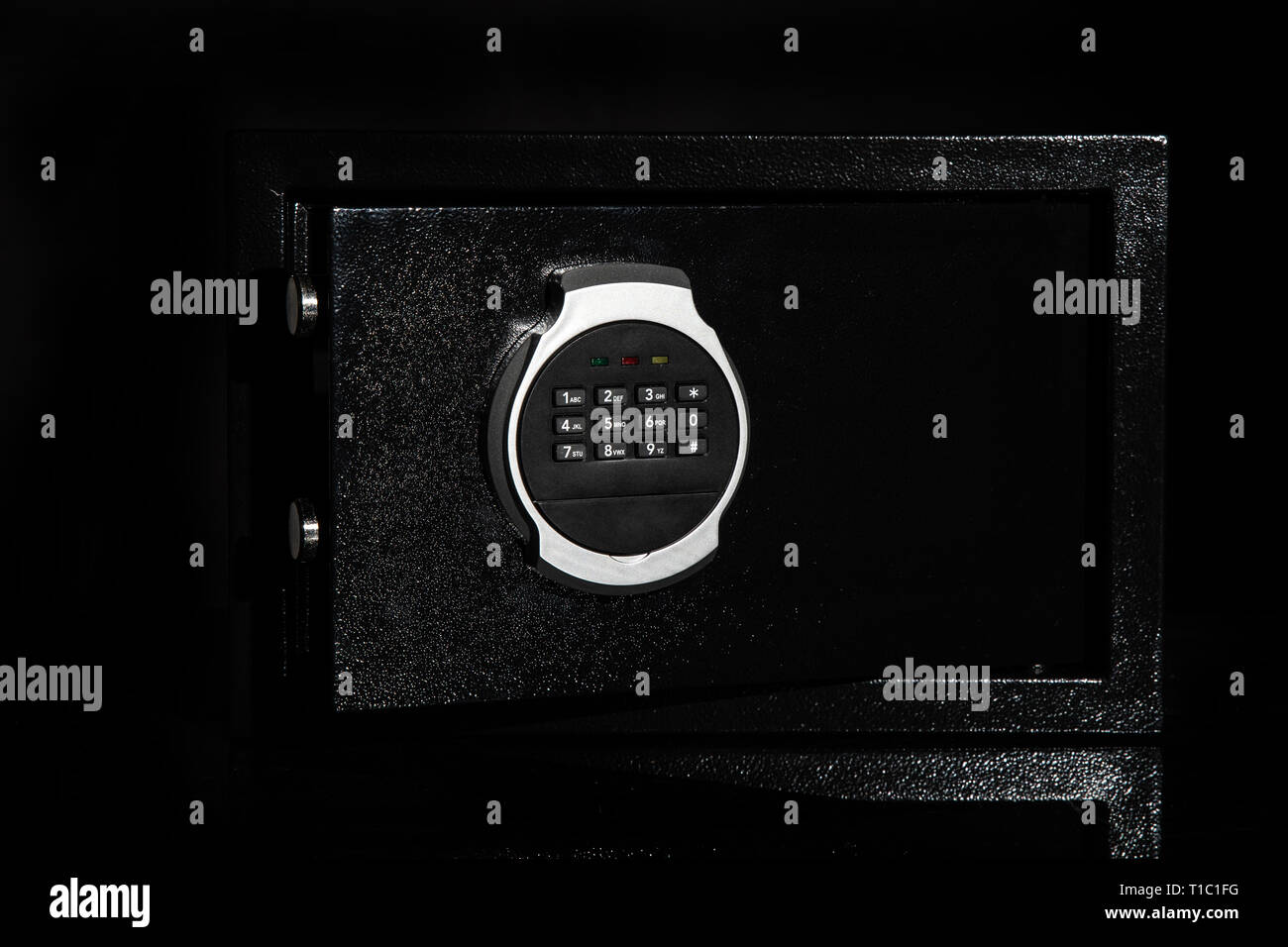 Money safe black hi-res stock photography and images - Alamy