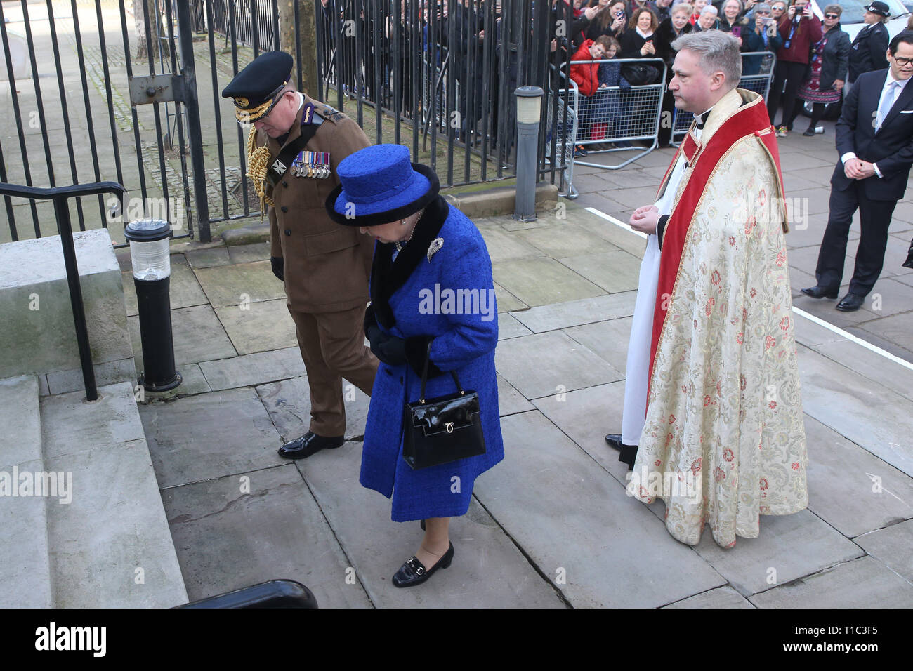 Queen Elizabeth II arrives at Guards Chapel, London to celebrate 100 ...