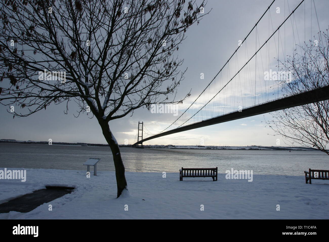Yorkshire bridge in snow hi-res stock photography and images - Alamy