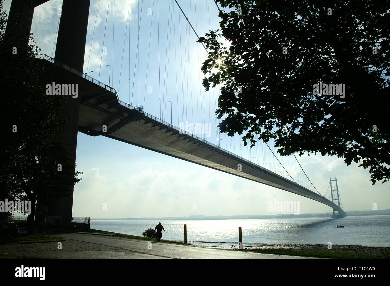 Humber Bridge, UK’s longest single-span suspension bridge Stock Photo ...