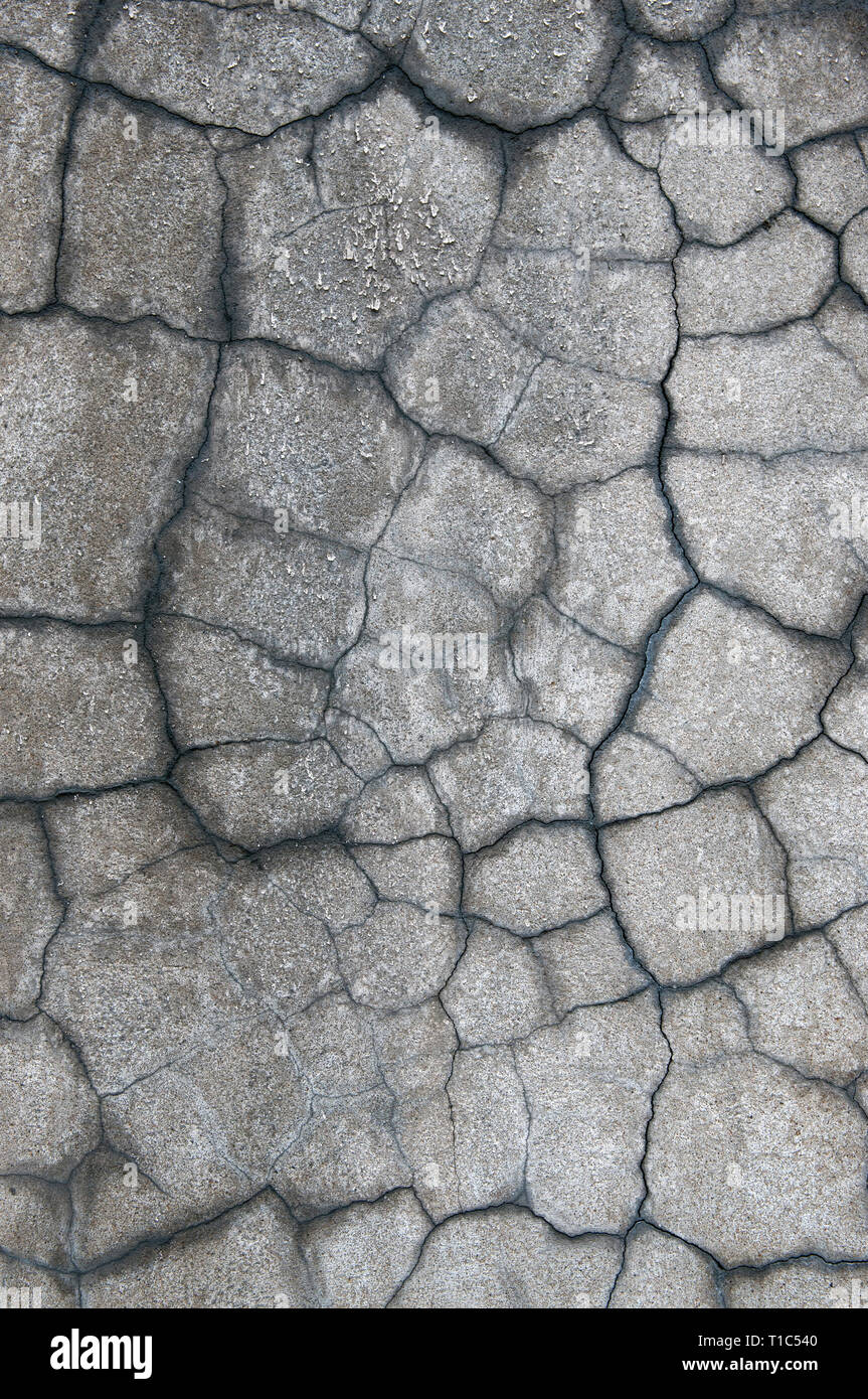 A Close Up Of Cracked Render On A Wall Stock Photo - Alamy