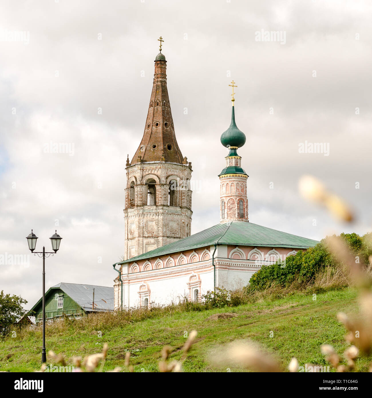 The Orthodox Church and bell tower in Suzdal Stock Photo - Alamy