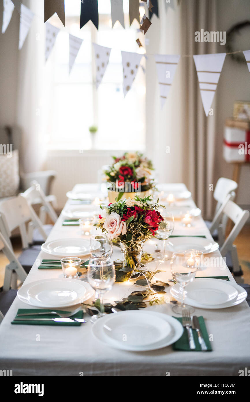 House dinner party hi-res stock photography and images - Alamy