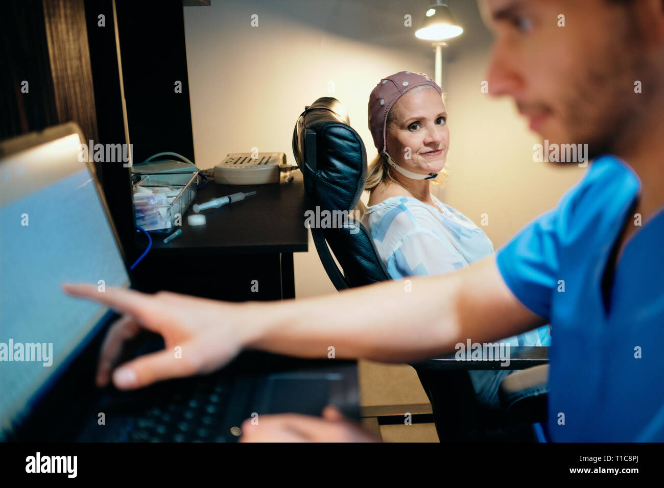 Eeg brain hi-res stock photography and images - Alamy