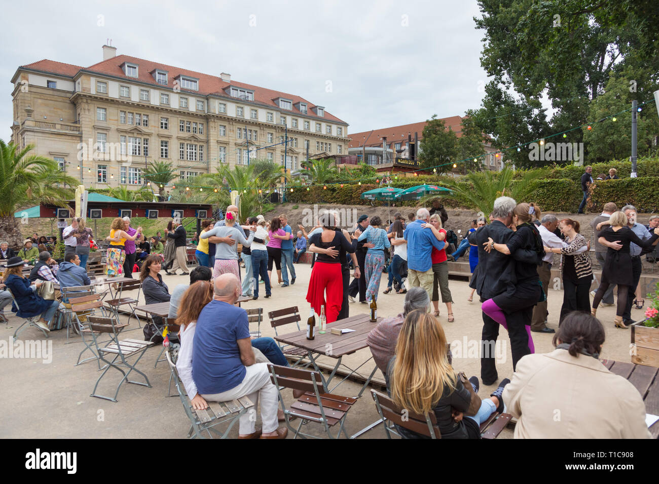 Salsa class hi-res stock photography and images - Alamy