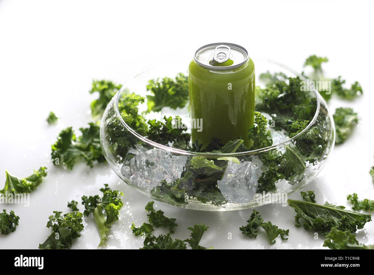 Cocktail with leaves of kale, apples, banana, kiwi Stock Photo - Alamy