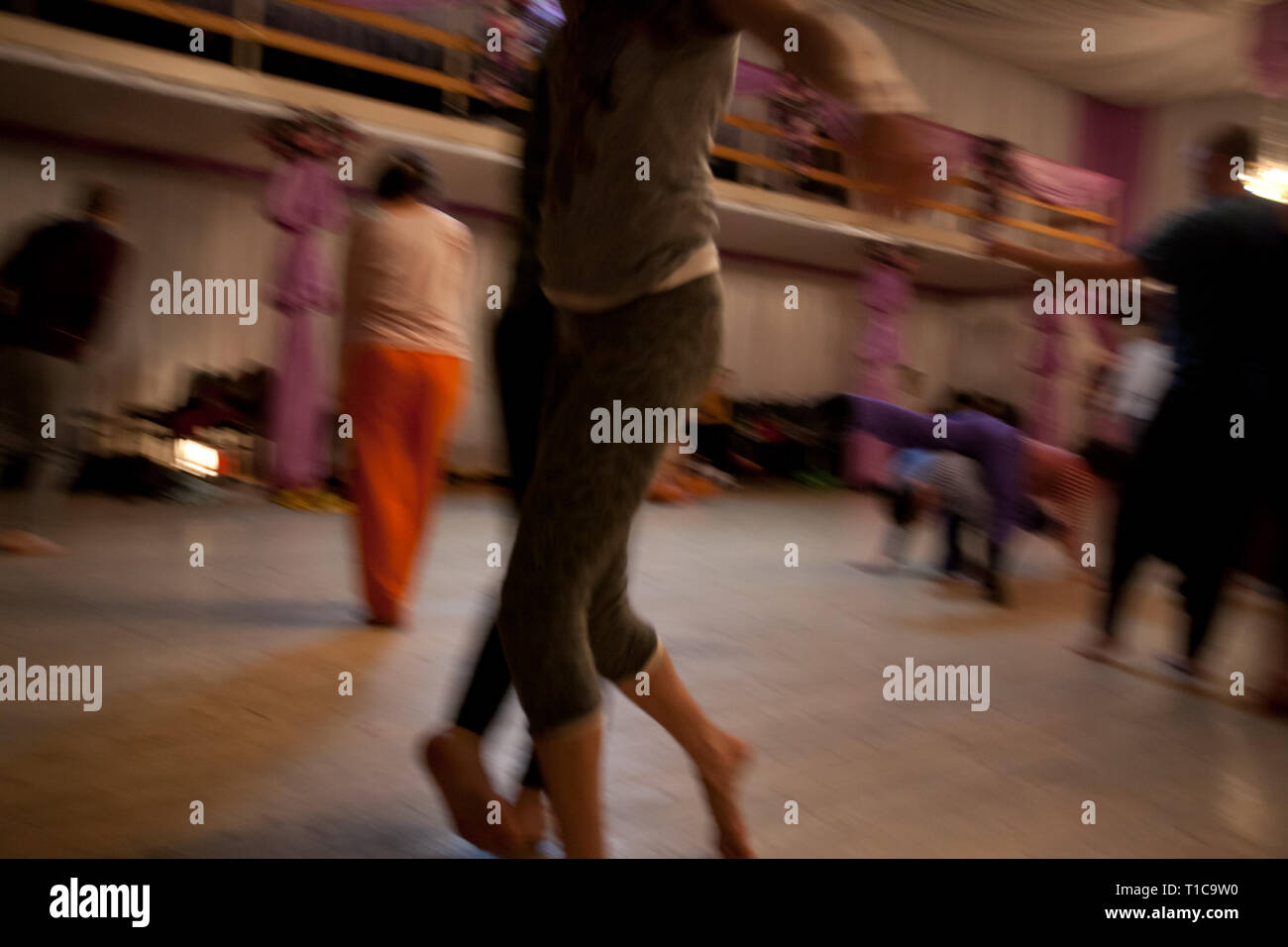 Reflex movement hi-res stock photography and images - Alamy