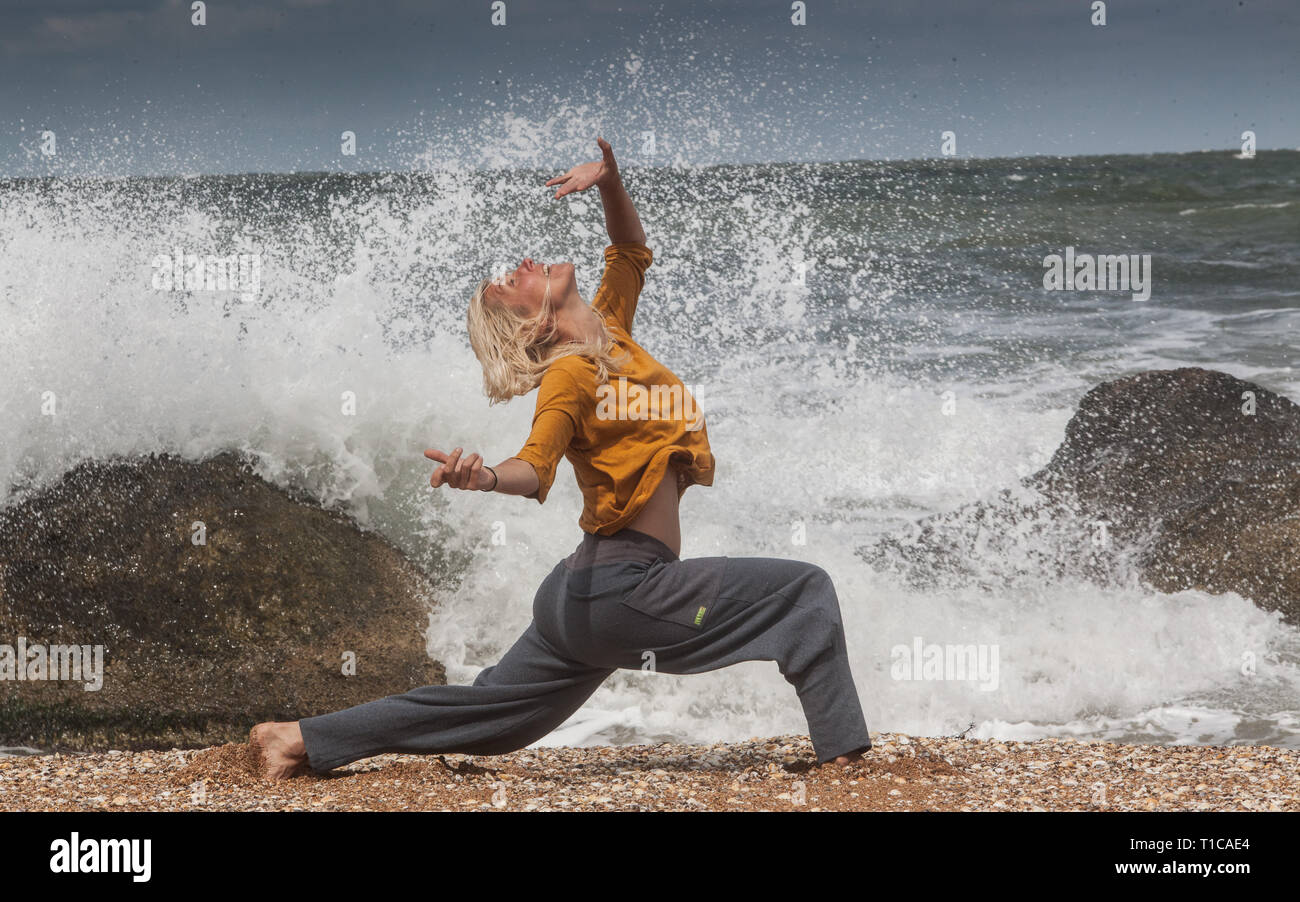 Moving performers hi-res stock photography and images - Alamy