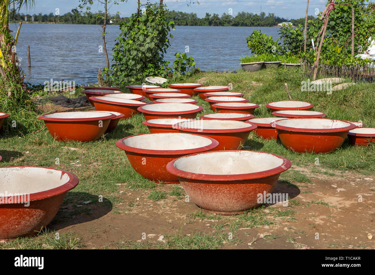Pot factory hi-res stock photography and images - Alamy