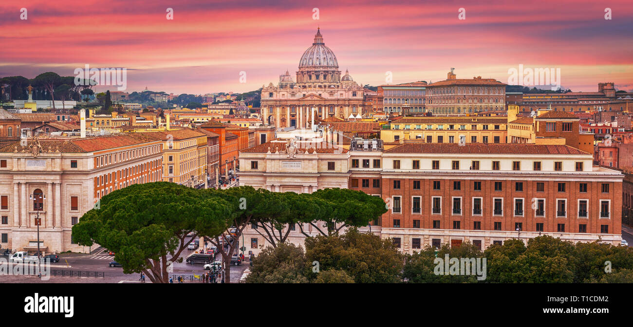 Panorama of Rome and Basilica of St. Peter Stock Photo - Alamy