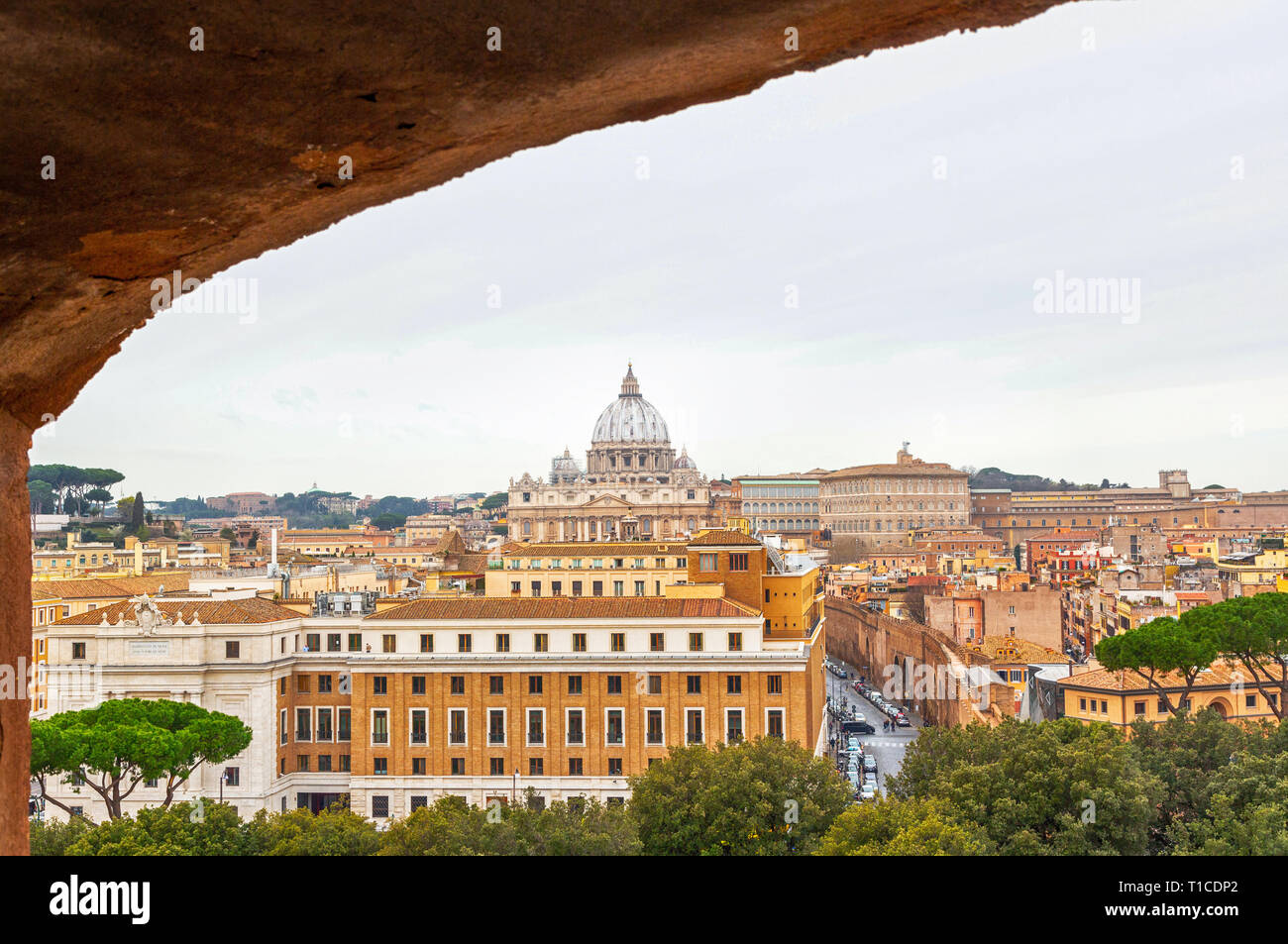 Vatican skyline view hi-res stock photography and images - Alamy