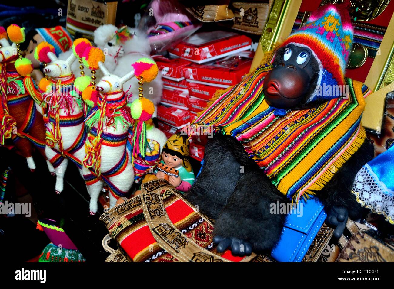 Inca market souvenir lima peru hi-res stock photography and images - Alamy