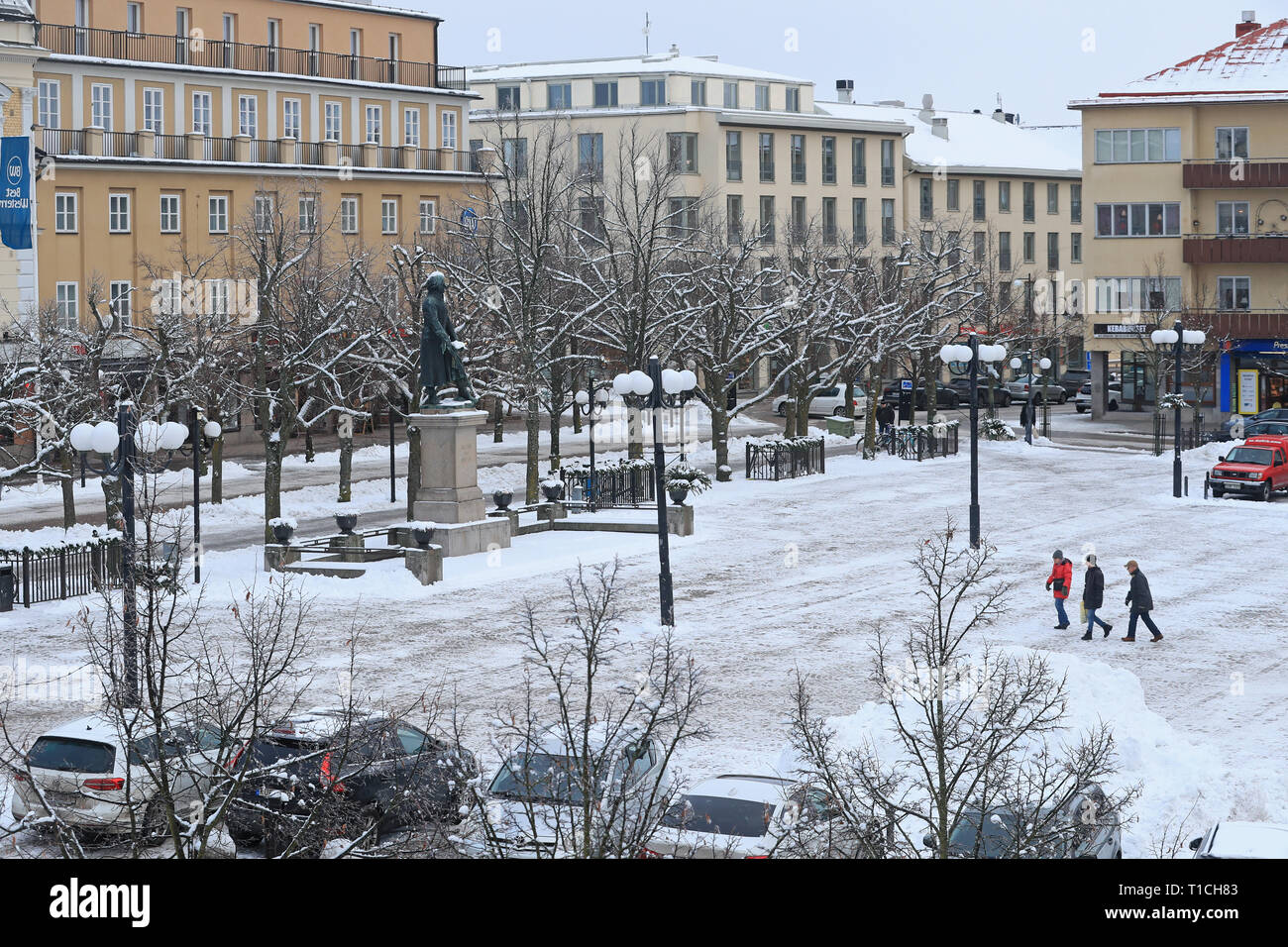 MOTALA 20180120 Vinter i Motala. Folkliv runt Stora Torget./ The city ...