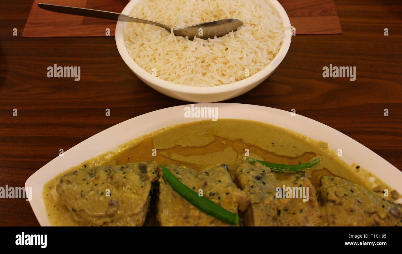 Bengali hilsa fish hi-res stock photography and images - Alamy