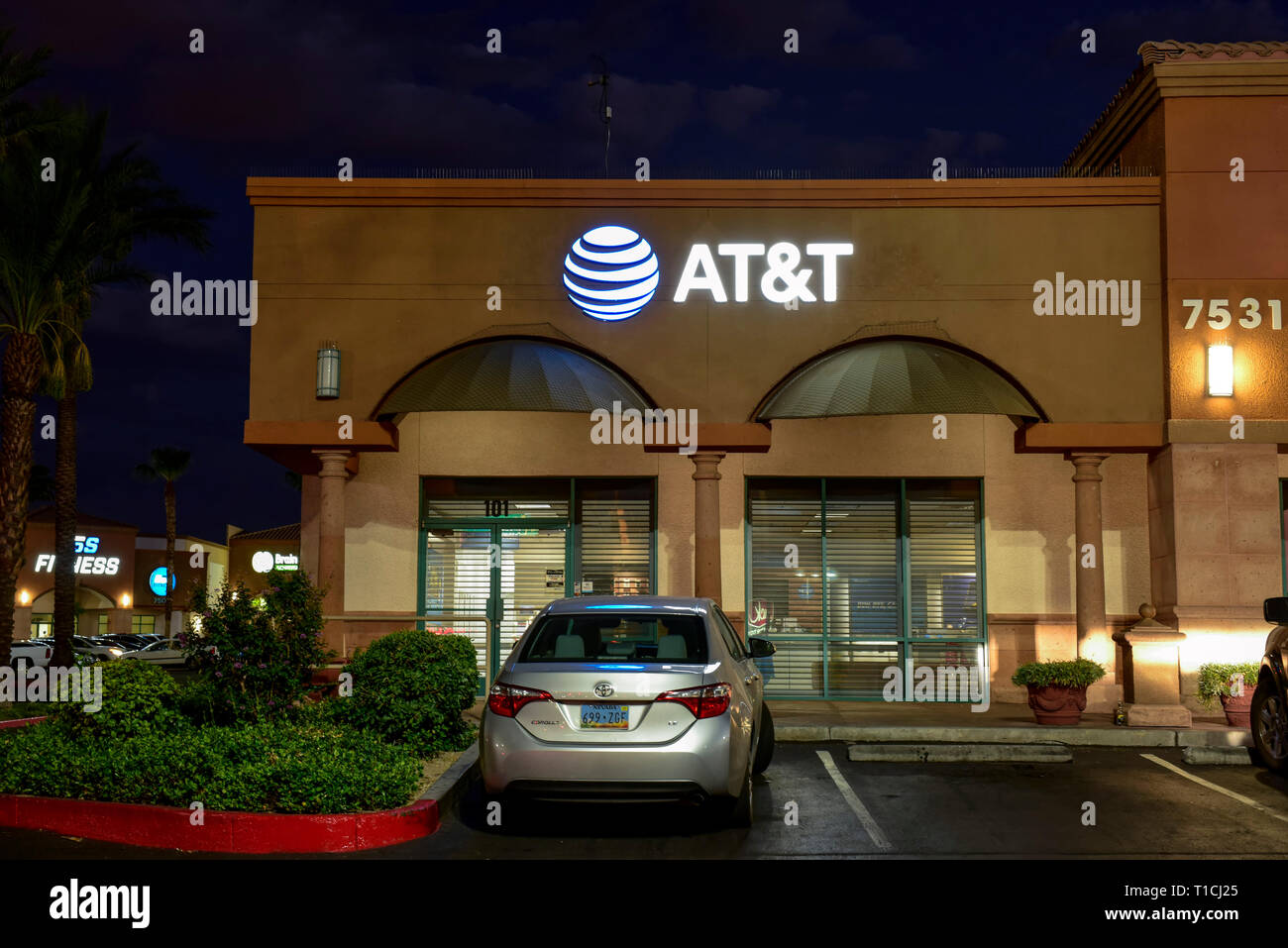 At&t store store hi-res stock photography and images - Alamy