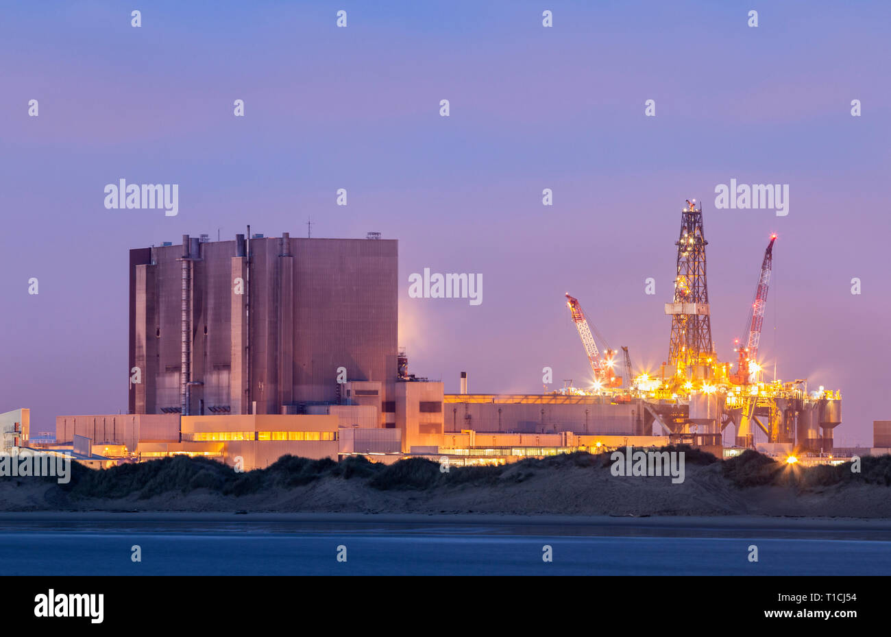 Hartlepool nuclear power station hi-res stock photography and images ...