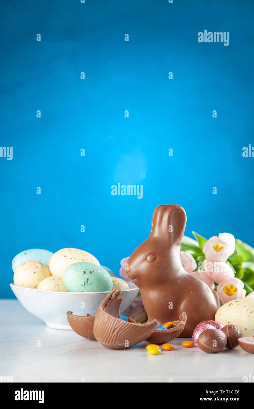 Easter chocolate bunny and eggs Stock Photo - Alamy