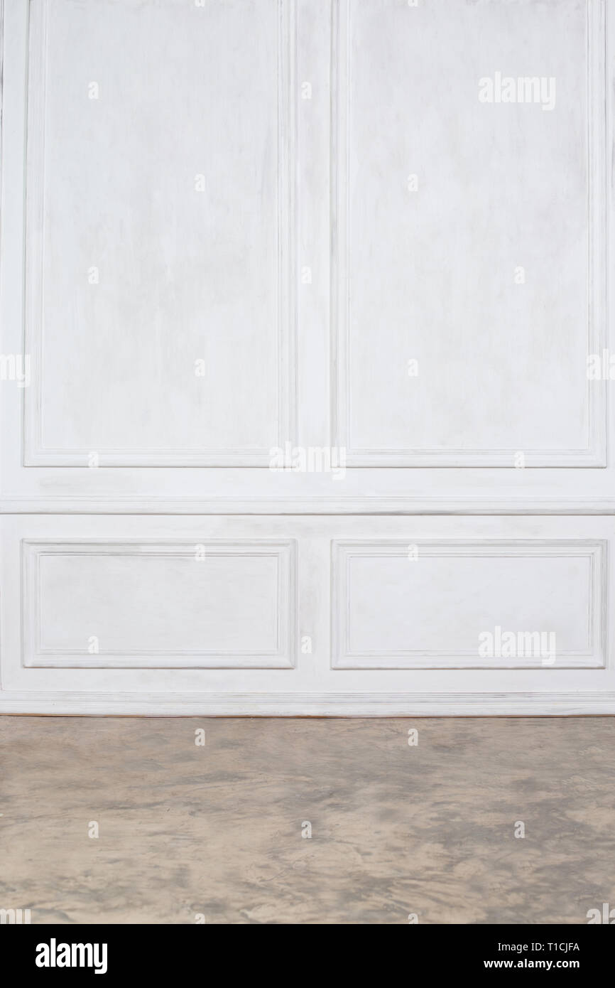 Wall panels with molding hi-res stock photography and images - Alamy