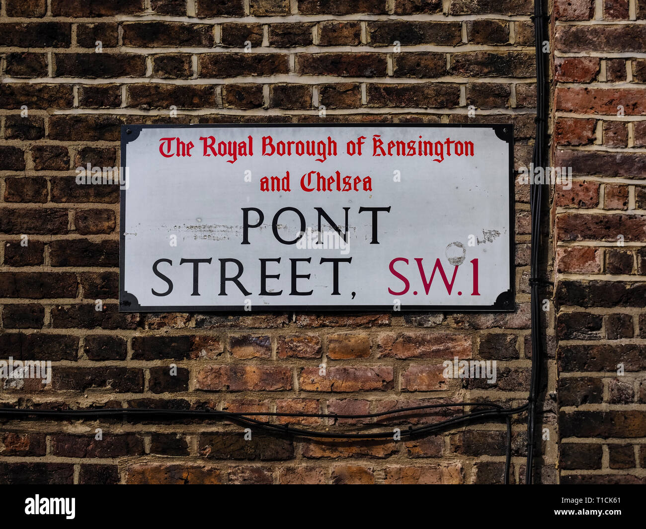 Pont street chelsea hi-res stock photography and images - Alamy