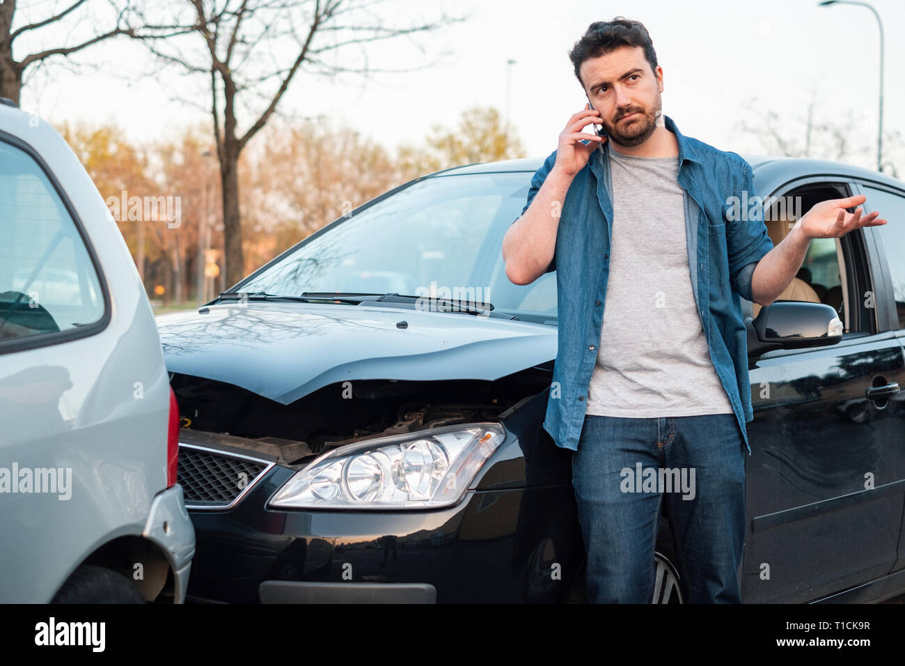 Roadside emergency hi-res stock photography and images - Alamy