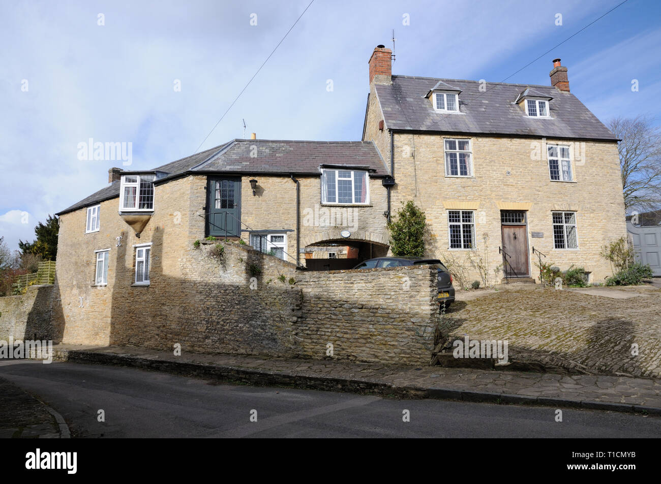 English posting house hi-res stock photography and images - Alamy