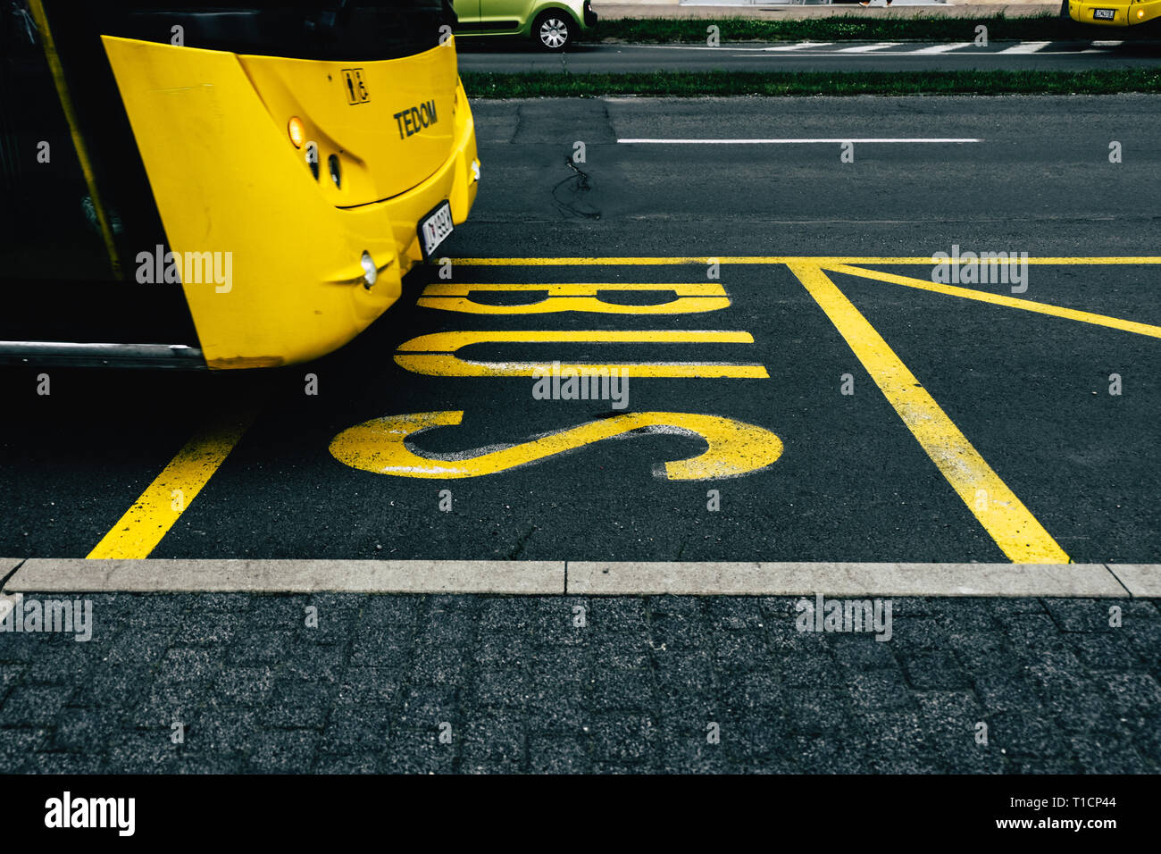 Busstop hi-res stock photography and images - Alamy