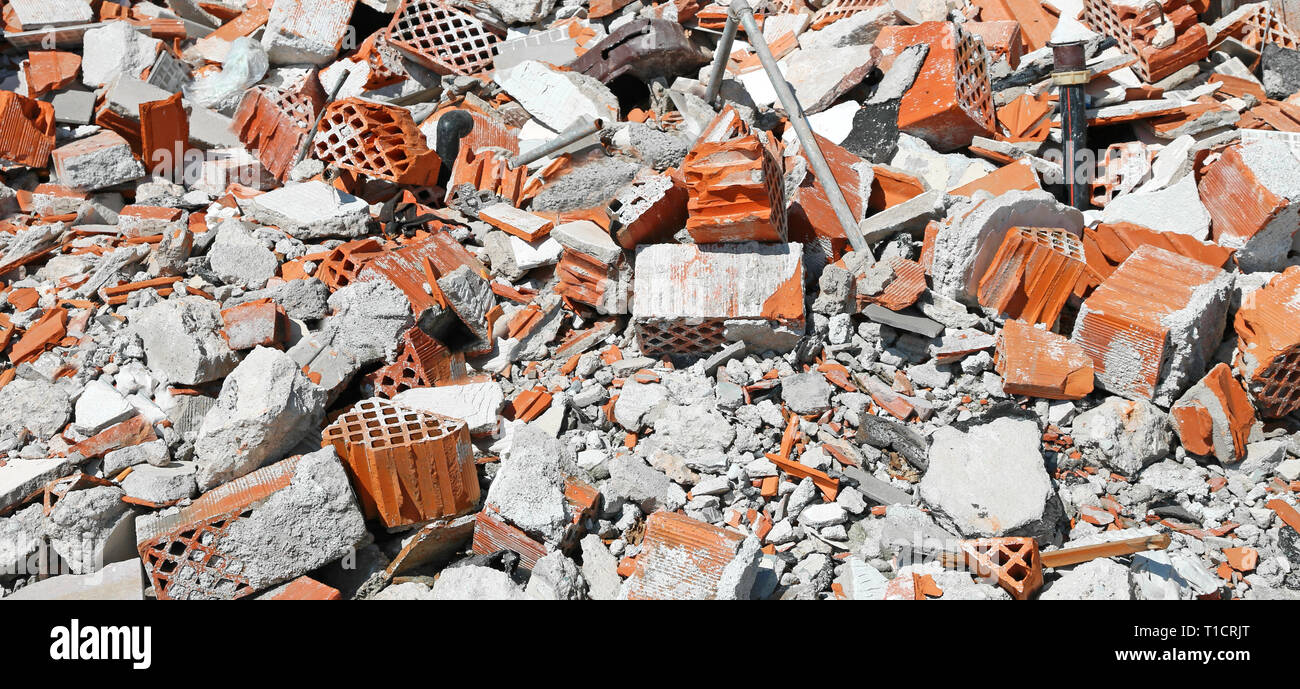 debris and rubble with broken bricks and mortar Stock Photo - Alamy