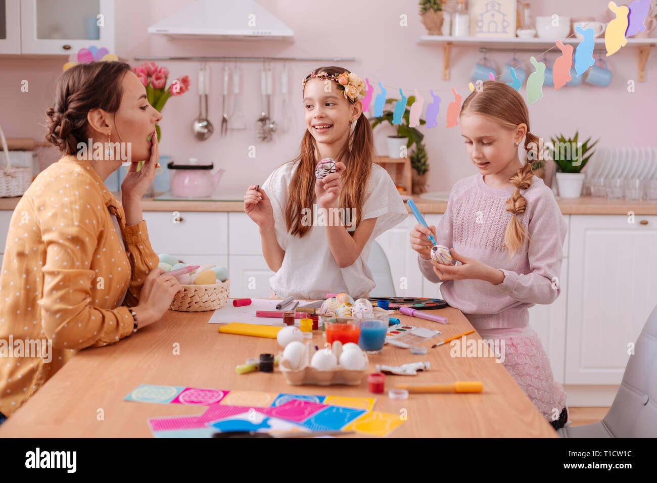 Kids demonstrating hi-res stock photography and images - Alamy