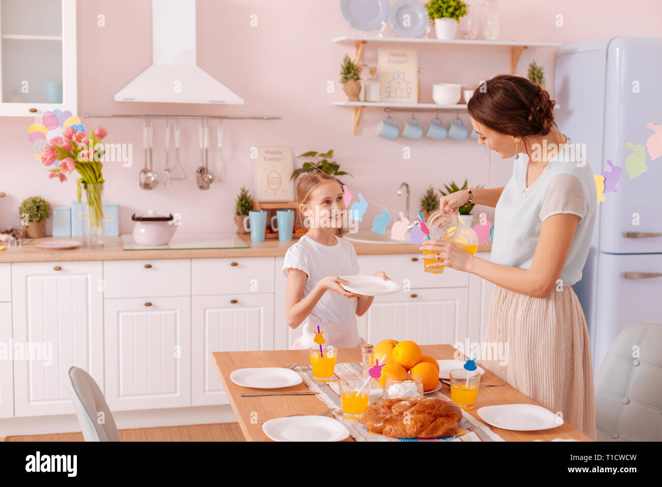 Child laying table hi-res stock photography and images - Alamy
