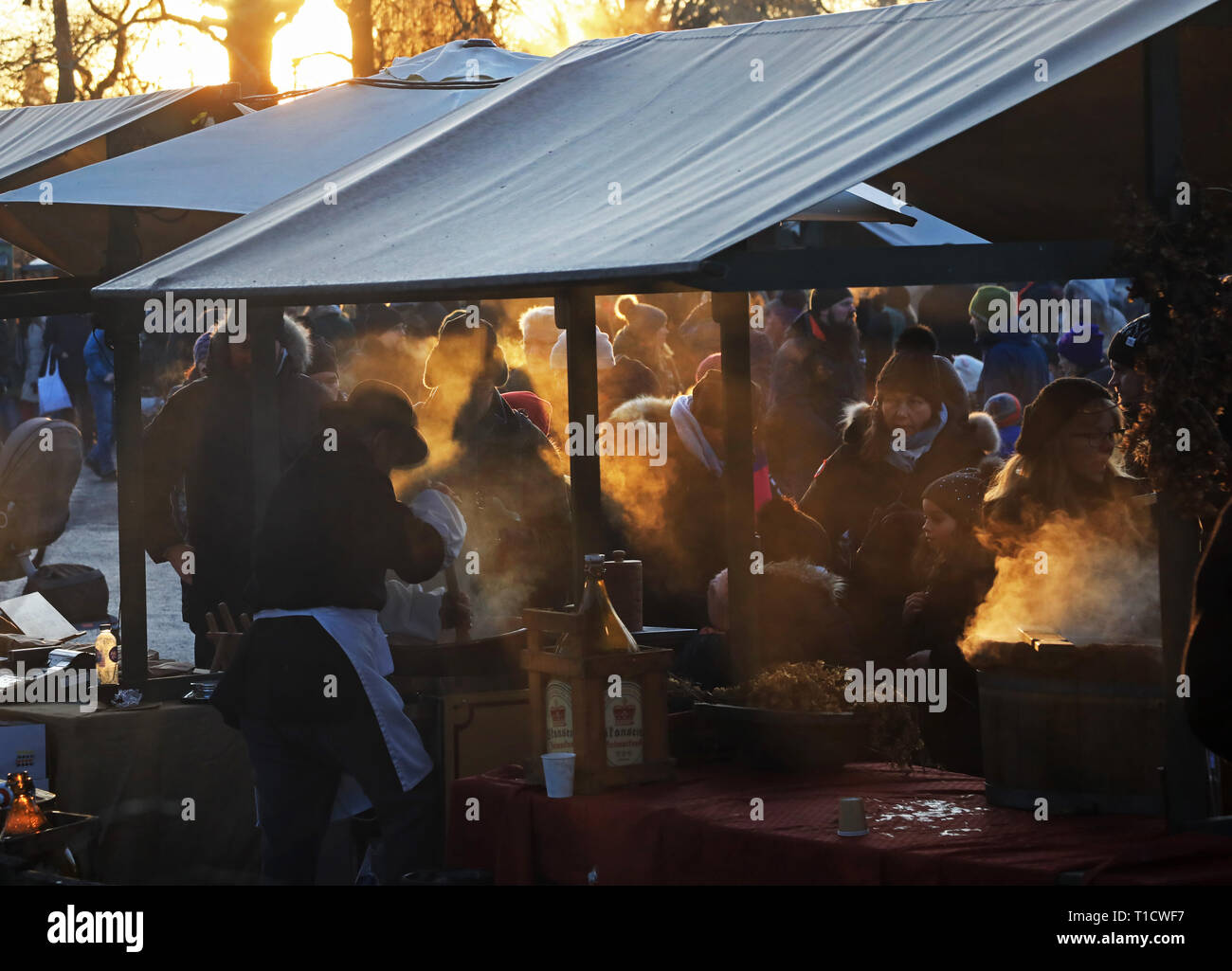 STOCKHOLM 20171217 Daily life, with food market, at the Christmas ...