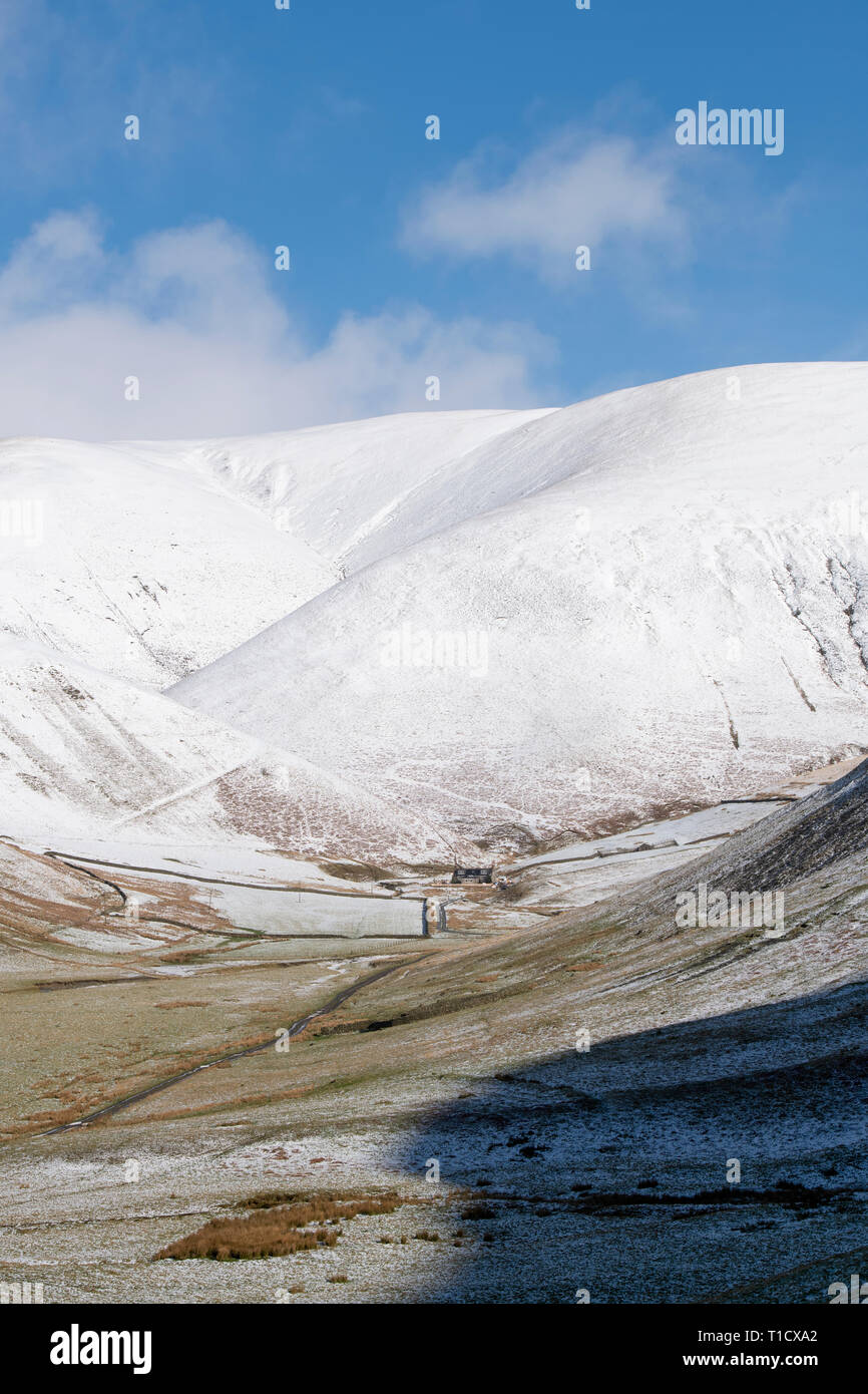 Scottish cottage country snow hi-res stock photography and images - Alamy