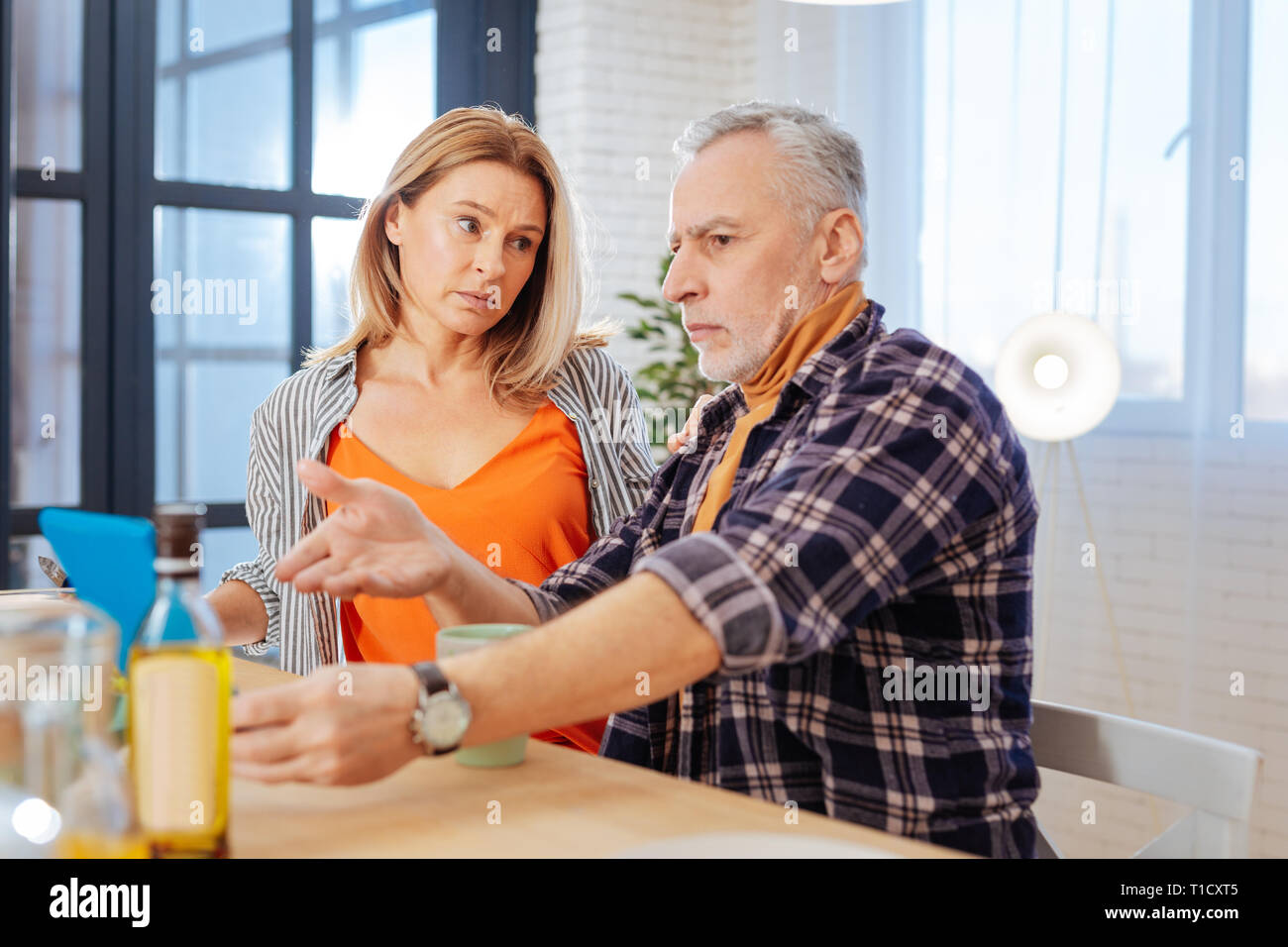 E mail and angry hi-res stock photography and images - Alamy