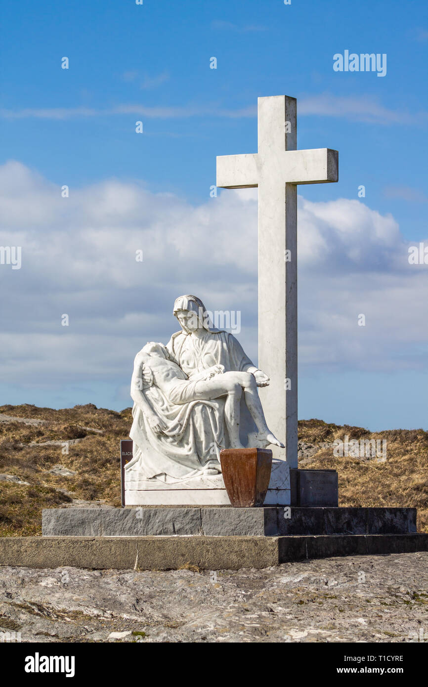 Pieta statue hi-res stock photography and images - Alamy