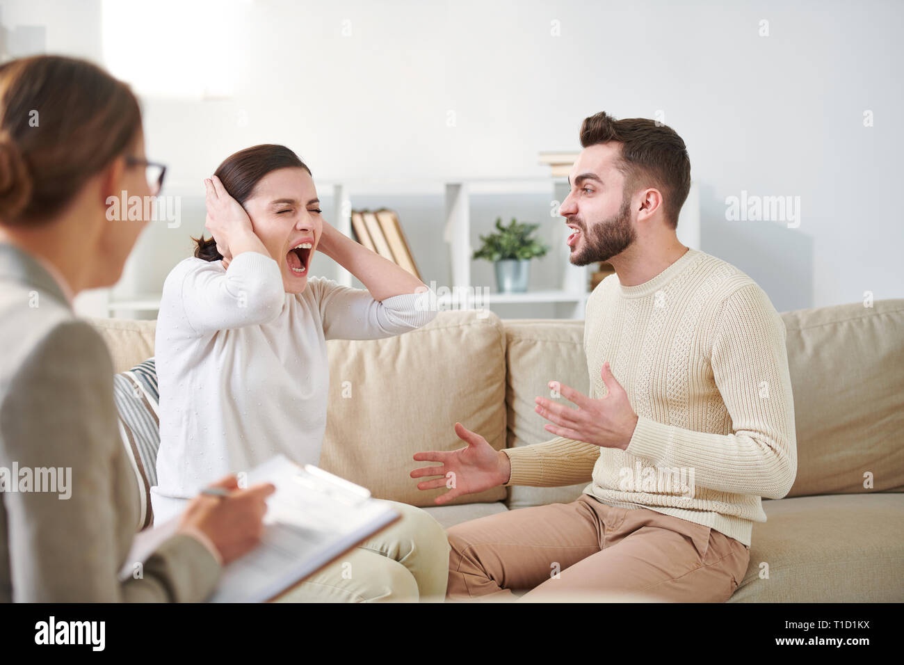 Screaming for help hi-res stock photography and images - Alamy