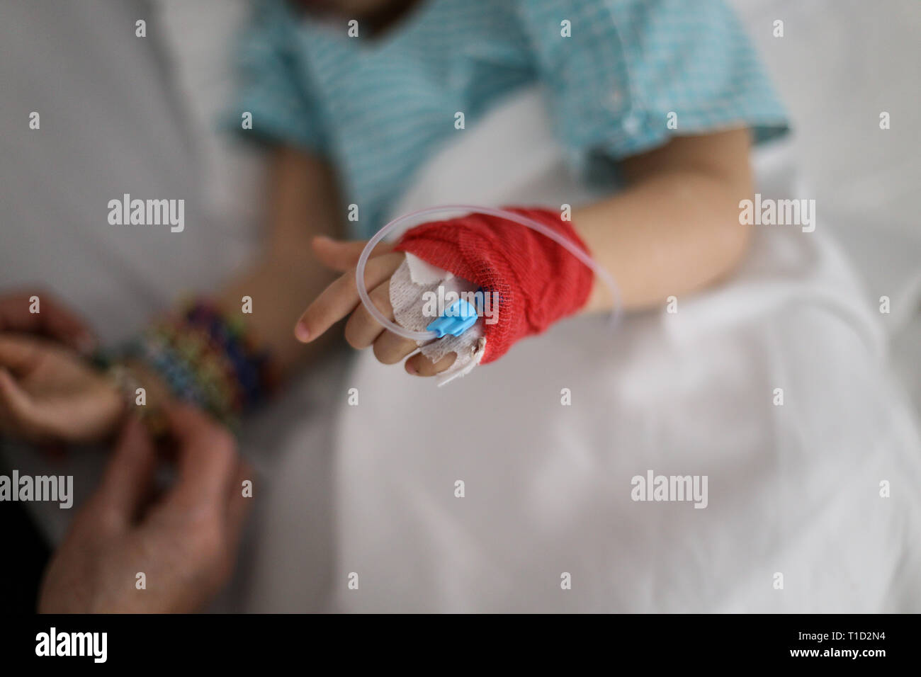 Cannula hand hi-res stock photography and images - Alamy