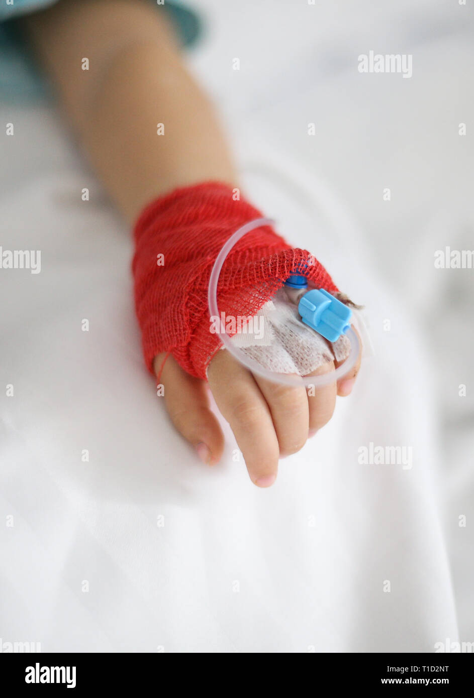 Cannula hand hi-res stock photography and images - Alamy