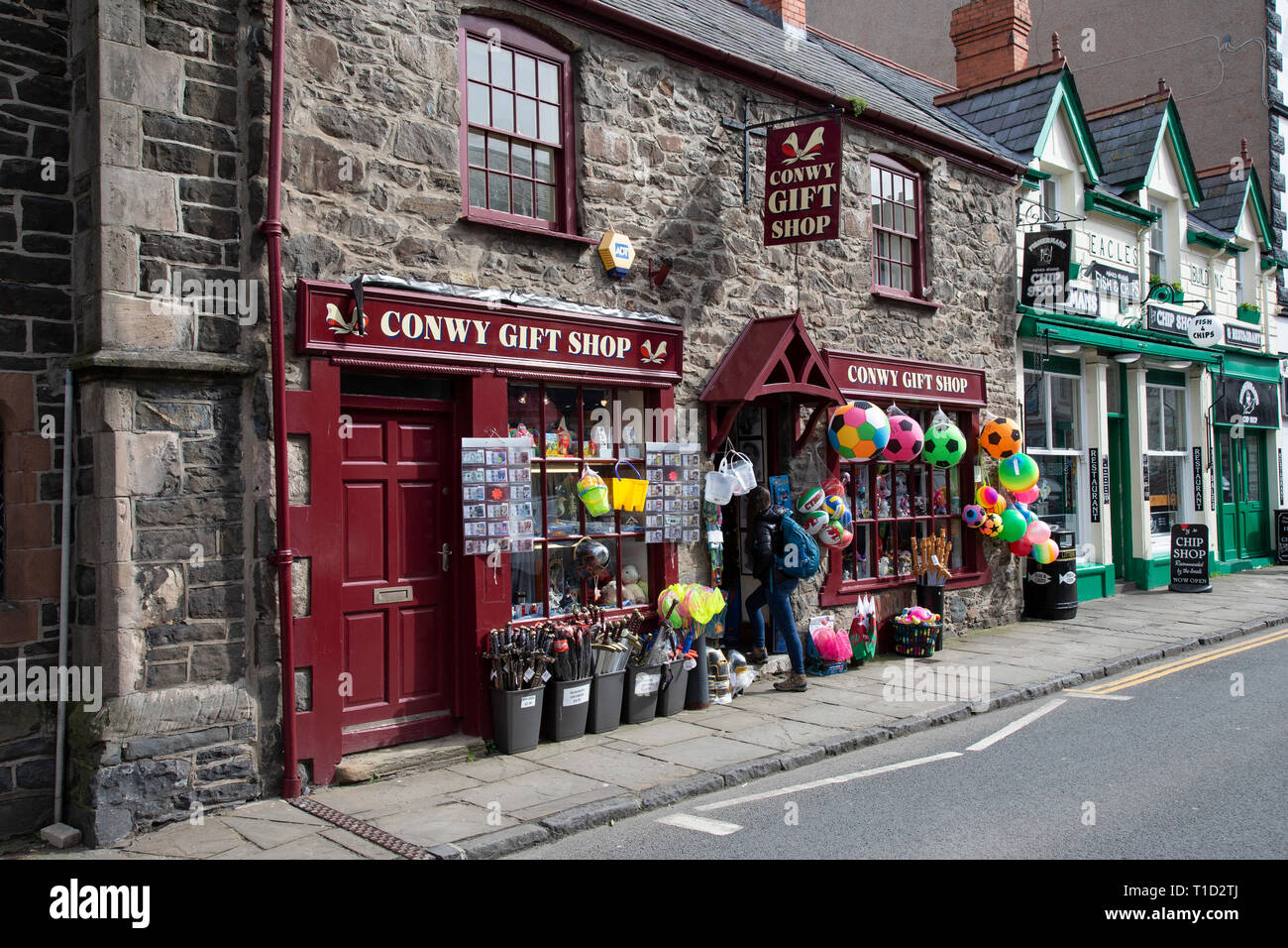 Conwy Gift shop in Castle street within the old walled town of Conwy ...