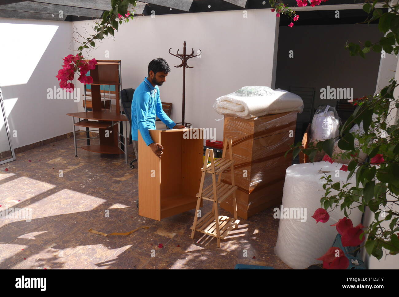 House moving, Al Markh, Kingdom of Bahrain Stock Photo - Alamy