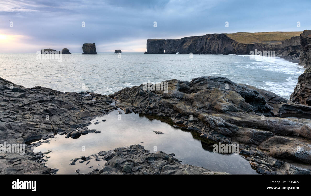 Rocky sea stacks hi-res stock photography and images - Alamy