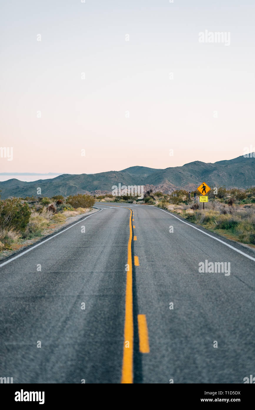 Road in joshua tree hi-res stock photography and images - Alamy