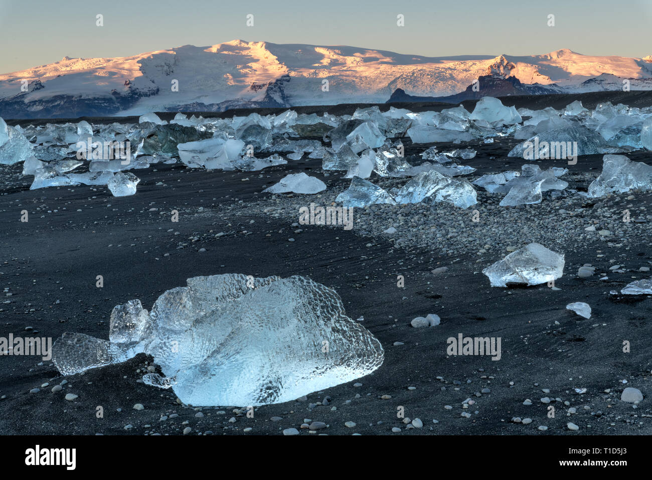 Icebergs on Jokulsarlon Iceberg Beach (aka Diamond Beach), Iceland ...