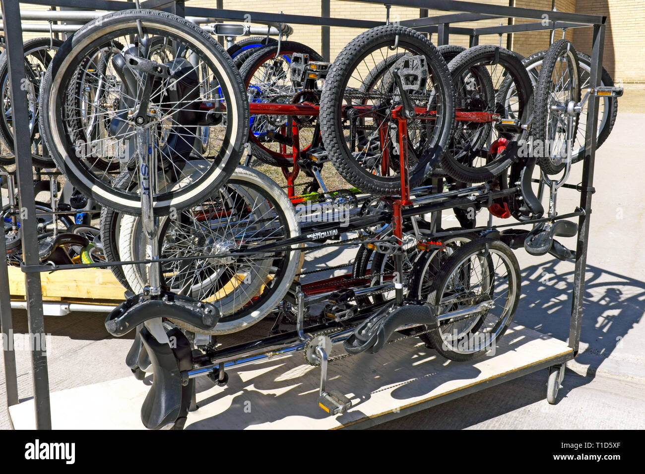 Unicycle cart hi-res stock photography and images - Alamy