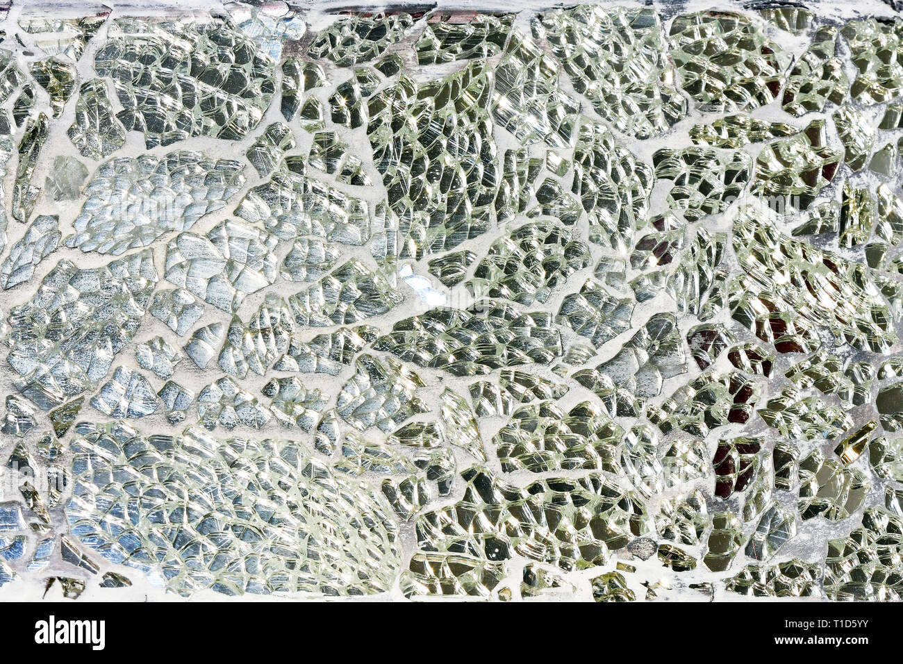 Fractured glass texture hi-res stock photography and images - Alamy