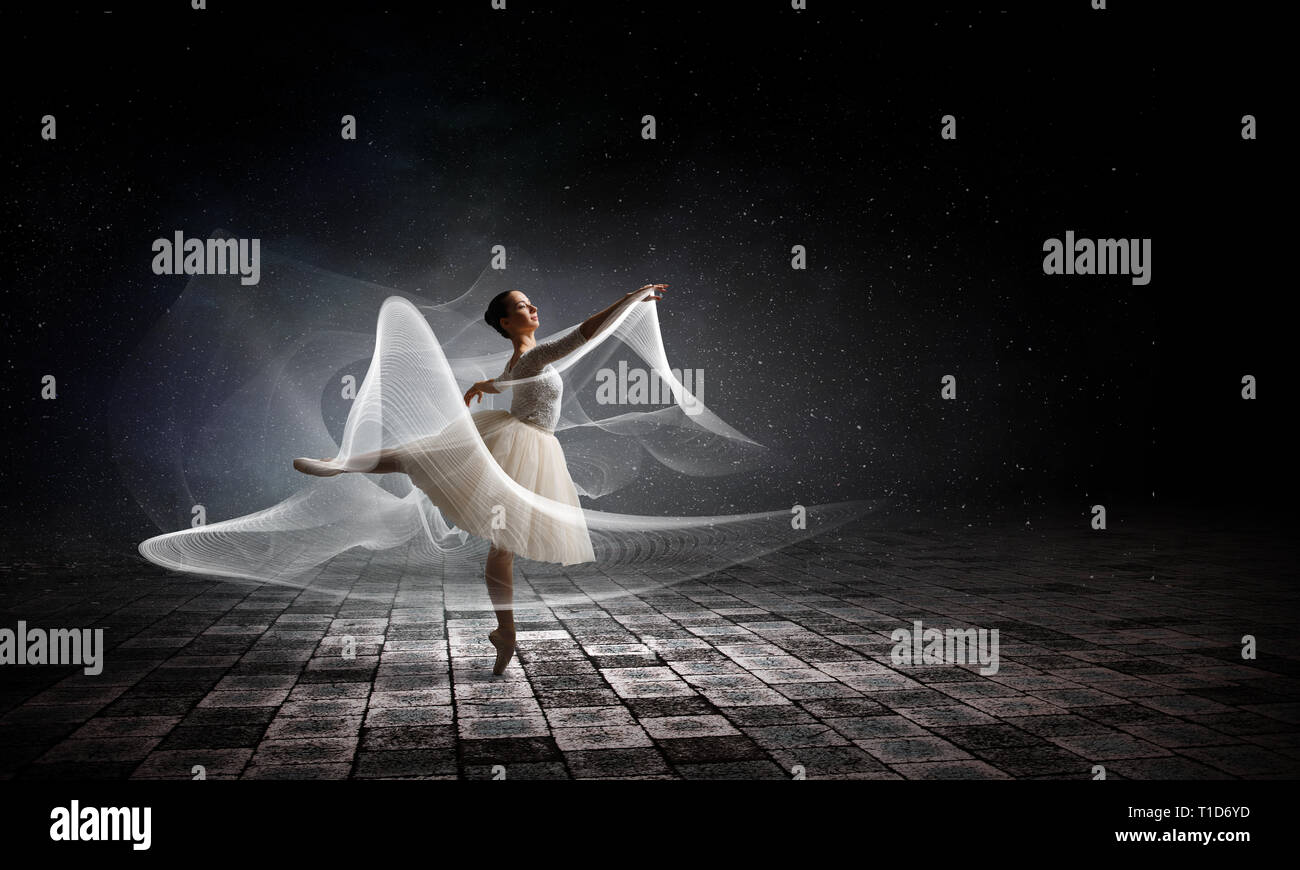Ballet dancer in jump Stock Photo - Alamy