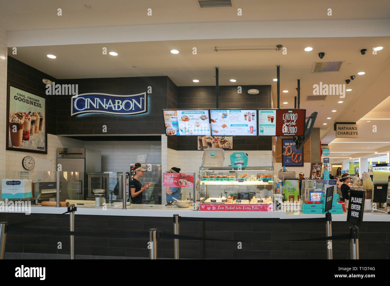 Cinnabon exterior hi-res stock photography and images - Alamy