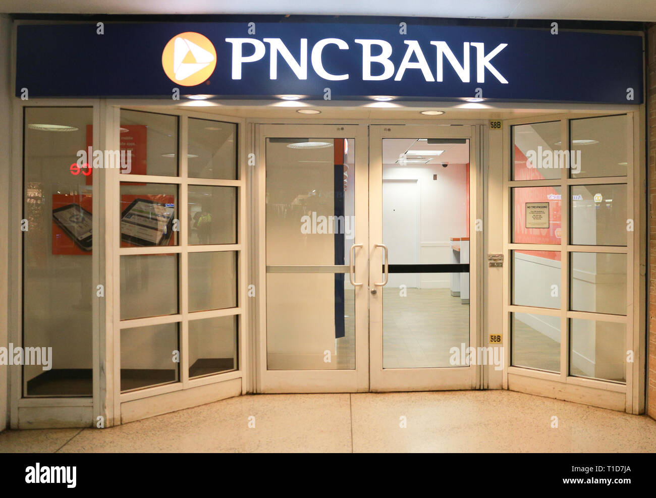 Fdic sign hi-res stock photography and images - Alamy