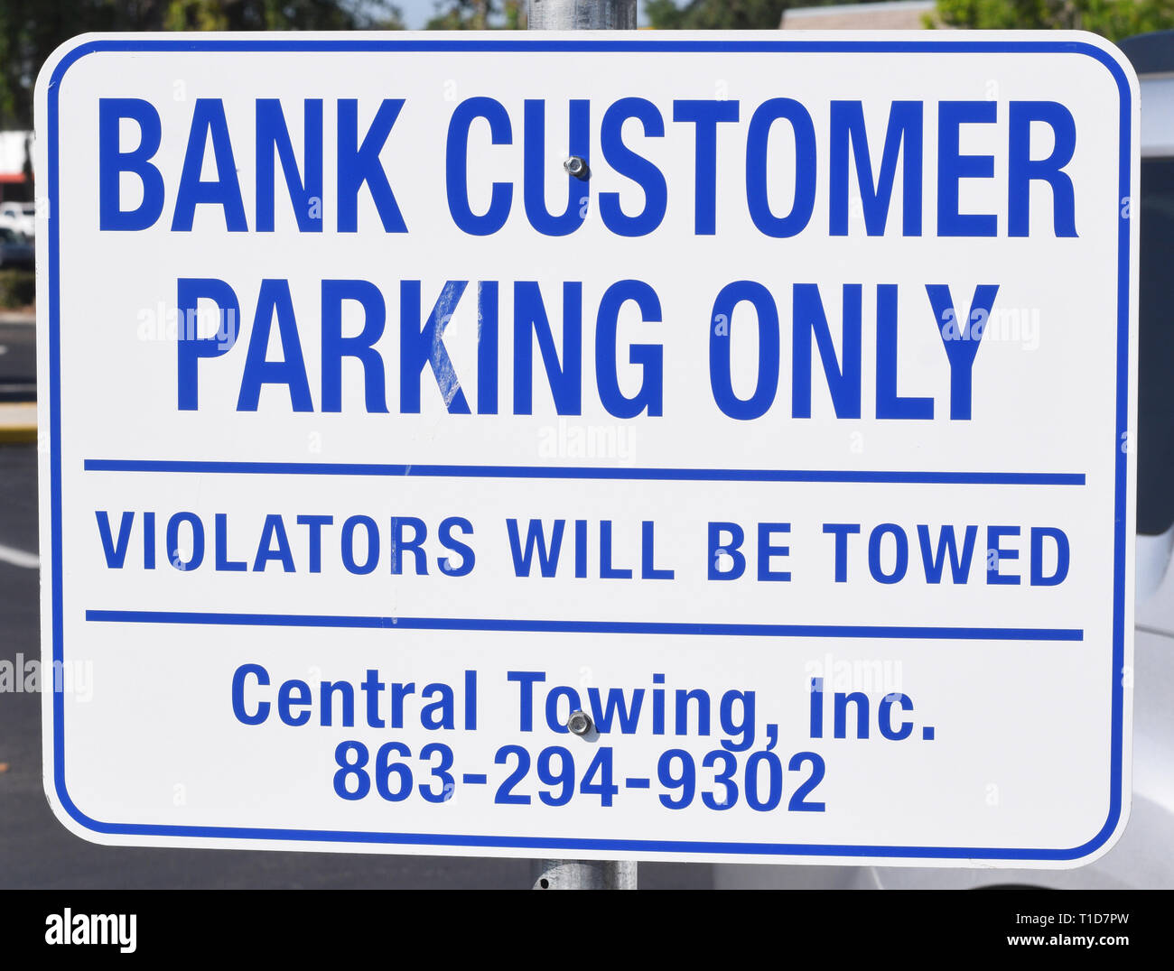 Sign Close Up - Bank Customer Parking Only Sign Stock Photo - Alamy