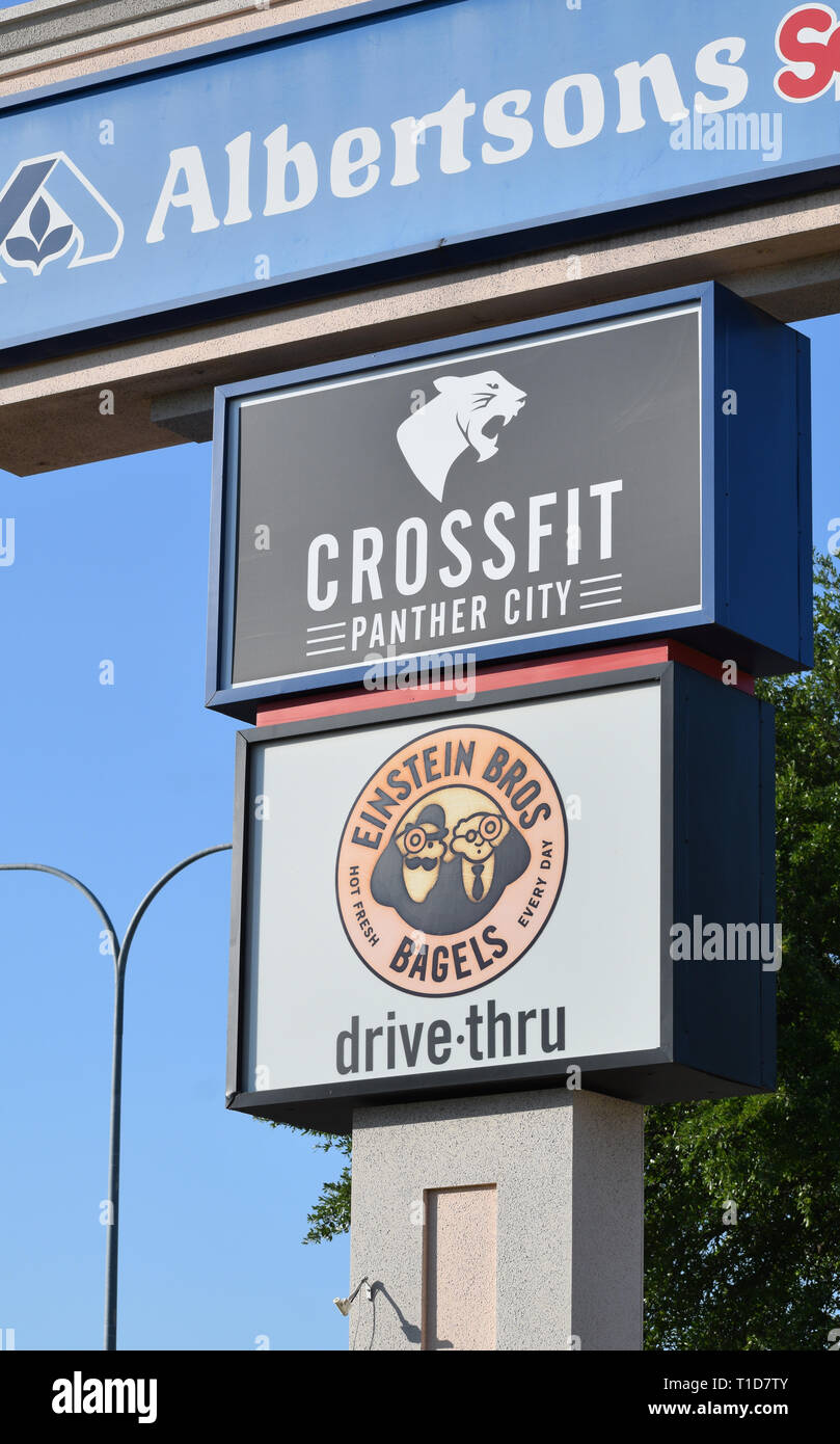 Albertson's sign hi-res stock photography and images - Alamy