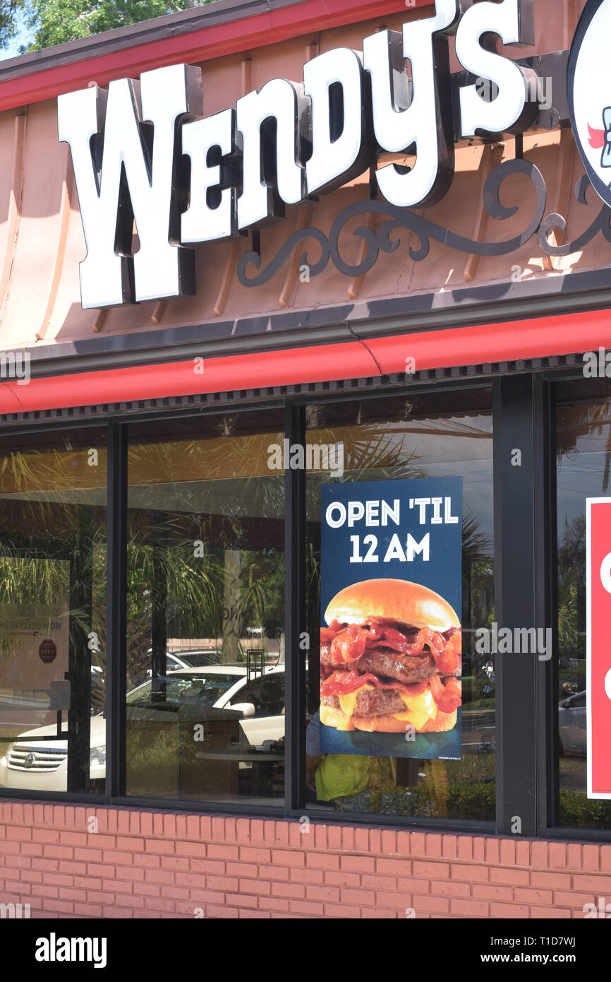 Wendys hamburgers hi-res stock photography and images - Alamy